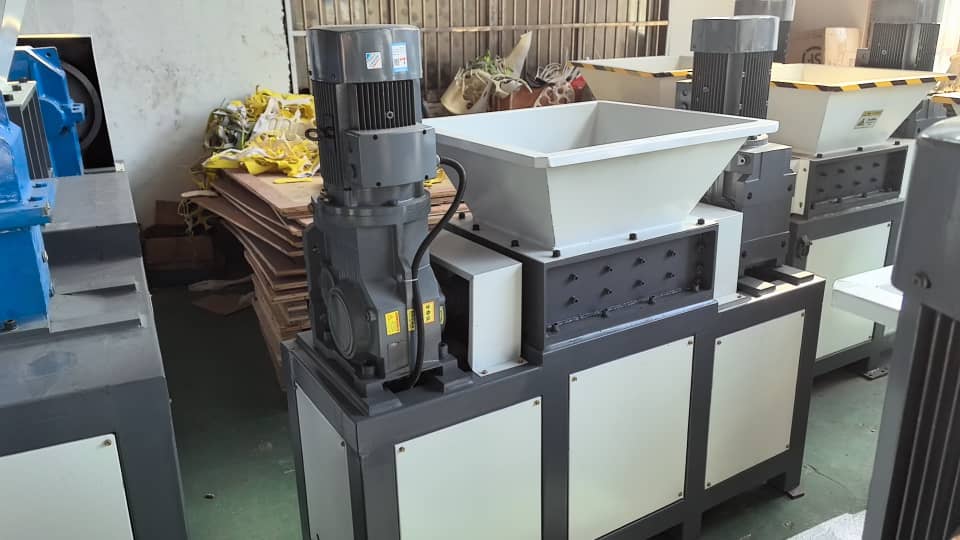 Mini Industrial Dual-Motor Shredder – Heavy-Duty Steel, Rubber & Plast